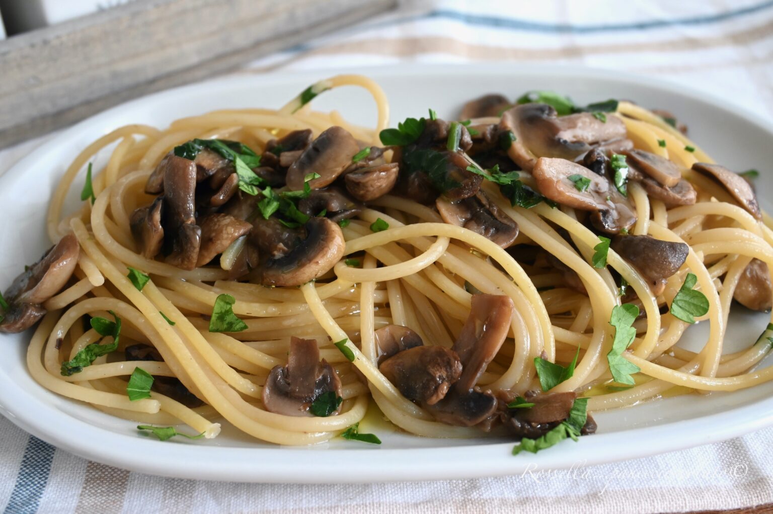 SPAGHETTI ai FUNGHI Ricetta primo piatto di pasta veloce e leggero