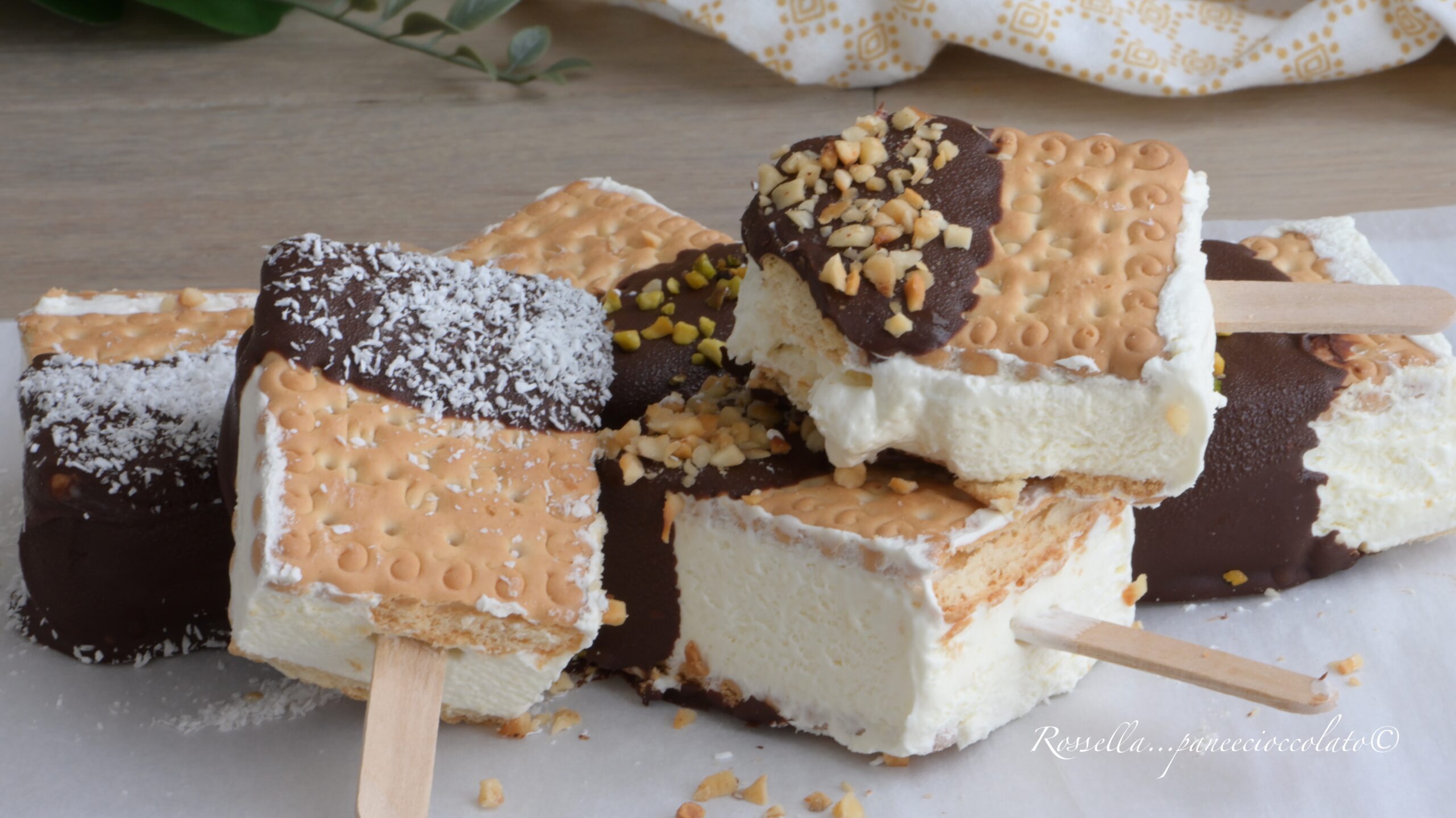 Gelato Facilissimo al Biscotto il Dolce fresco con Ricetta senza gelatiera