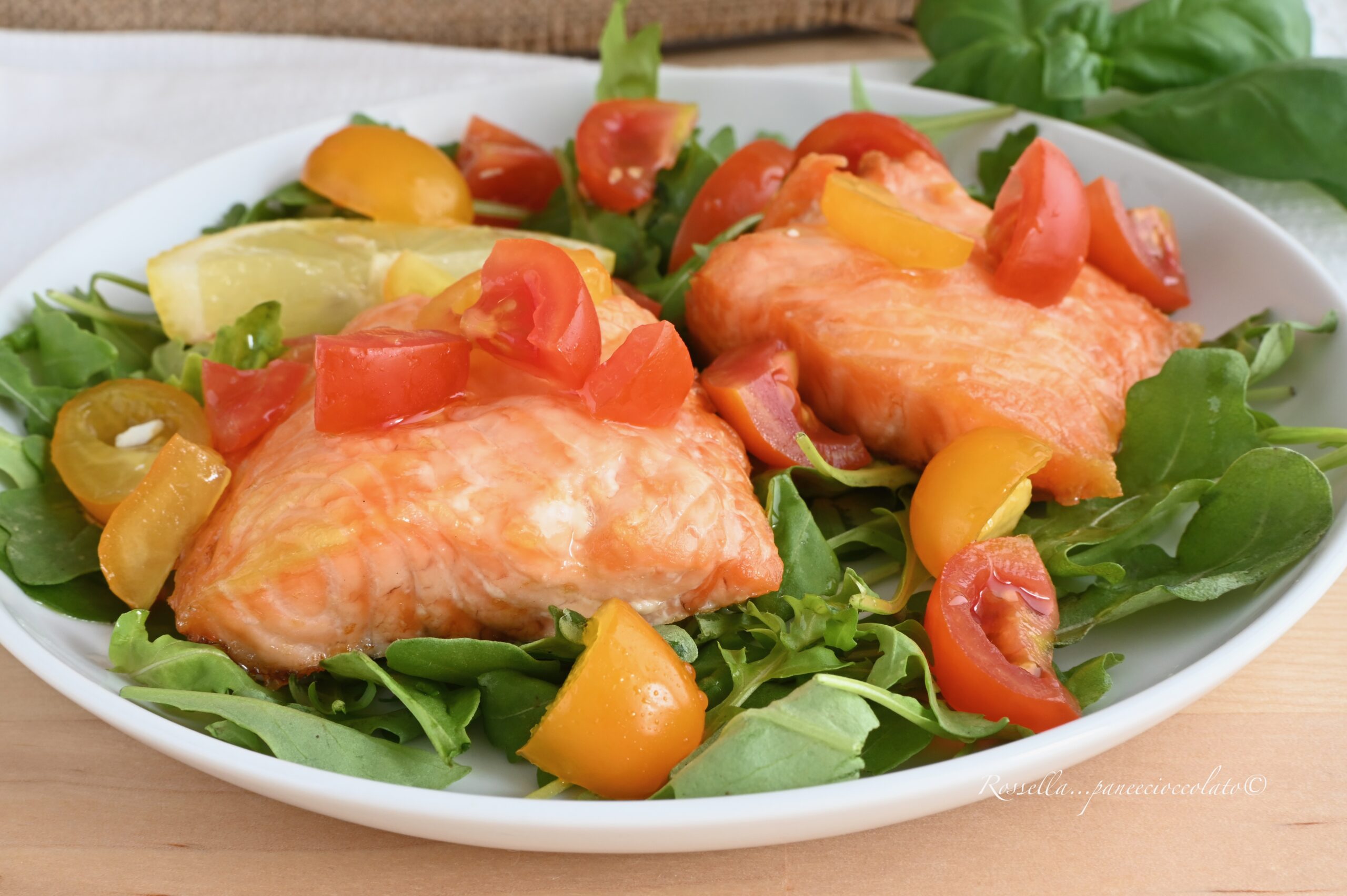 Salmone Rucola e Pomodorini la Ricetta perfetta per un Secondo tenero