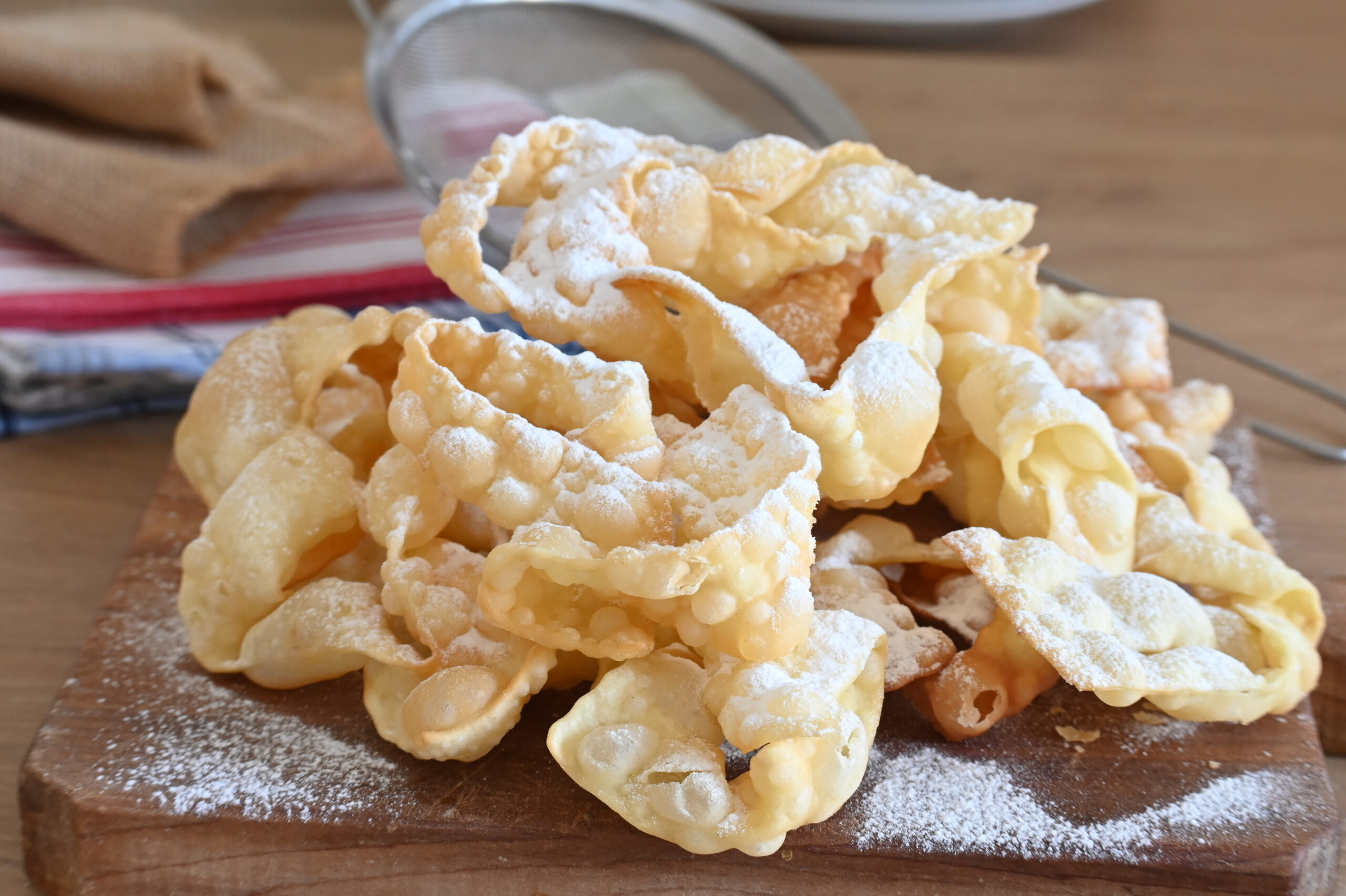 LATTUGHE DI CARNEVALE o CHIACCHIERE Lombarde friabili