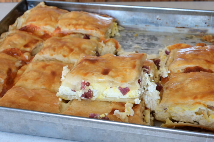 RUSTICO di PASTA SFOGLIA salame e ricotta: ricetta veloce