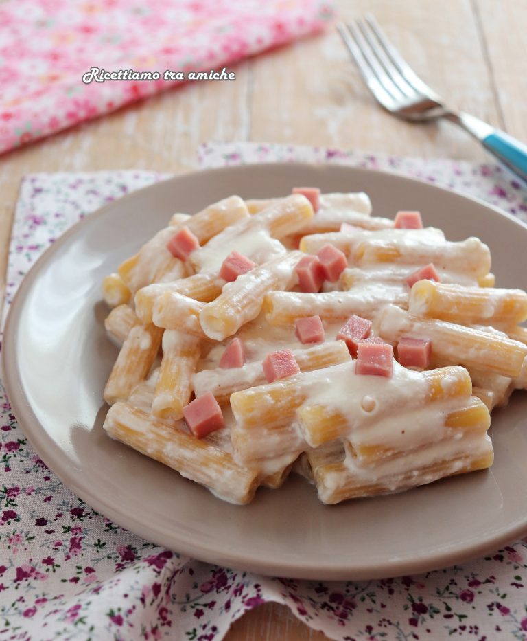Pasta cremosa con ricotta e prosciutto cotto - PRIMO PIATTO