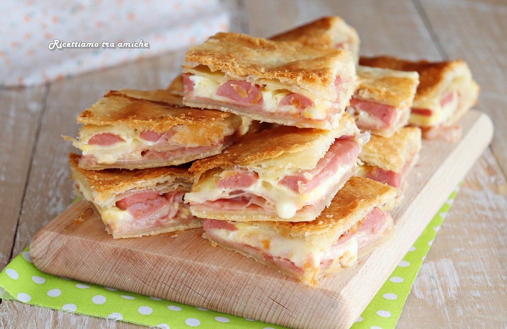 Quadrotti rustici con prosciutto cotto e mozzarella - RICETTA VELOCE