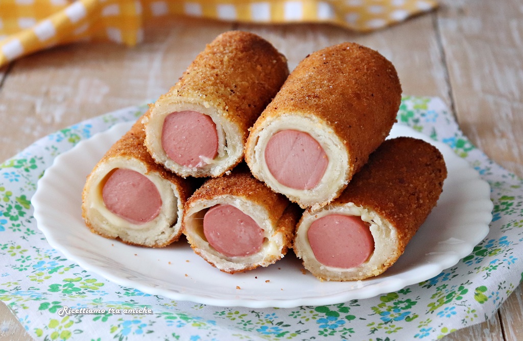 Rotolini di pane ai wurstel velocissimi e gustosi - RICETTA