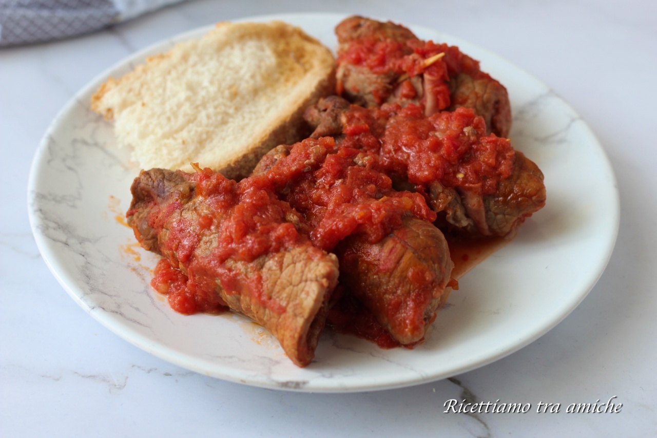 Braciole di vitello al sugo - Ricettiamo con Raffy