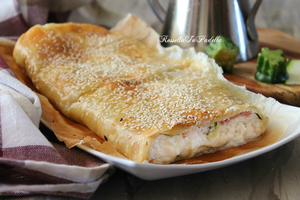 Calzone rustico con prosciutto e ricotta, ricetta facile e veloce