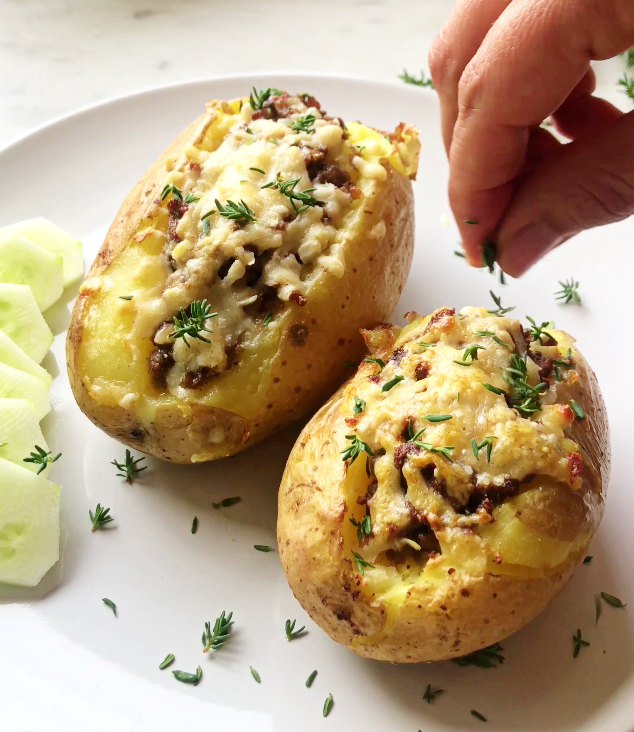 Patate ripiene con macinato di carne e formaggio