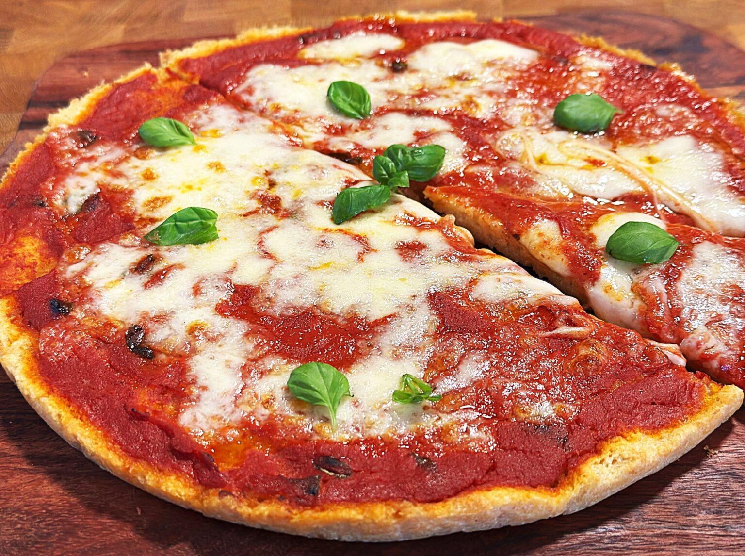 **"Pizza di Pane Raffermo: Ricetta Facile, Veloce e Antispreco"**