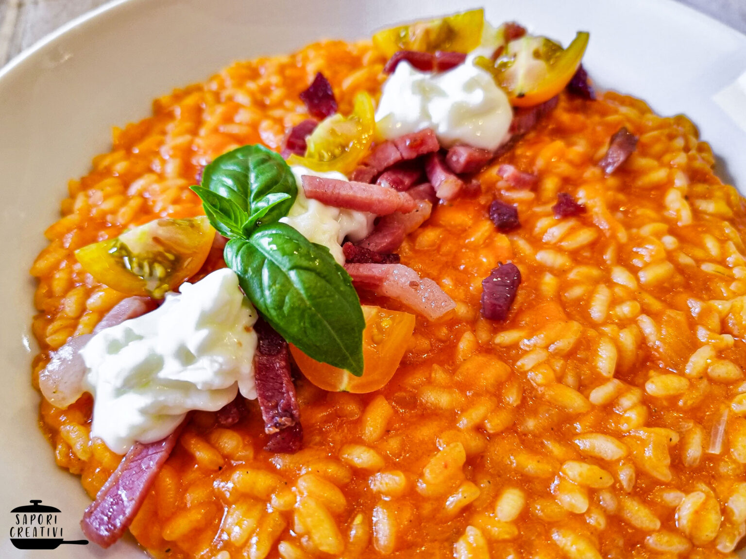 Risotto peperoni, speck croccante e squaquerone - SAPORI CREATIVI