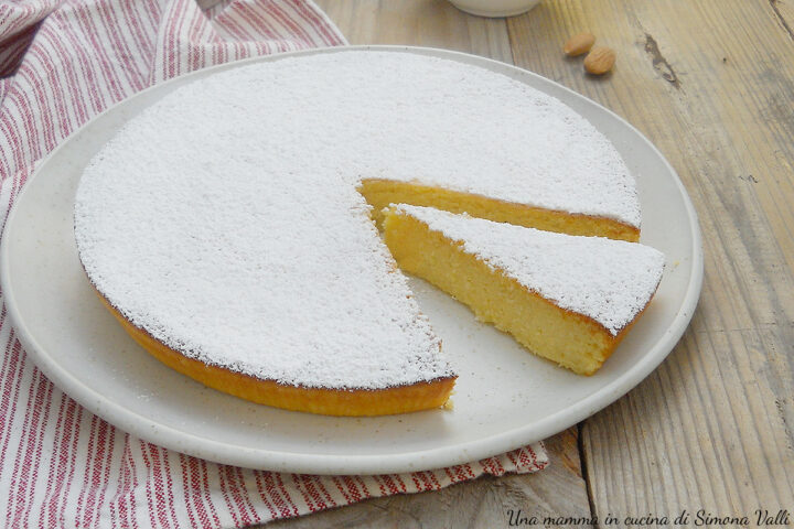 TORTA DELLE MONACHE con mandorle e ricotta. Ricetta senza farina e lievito