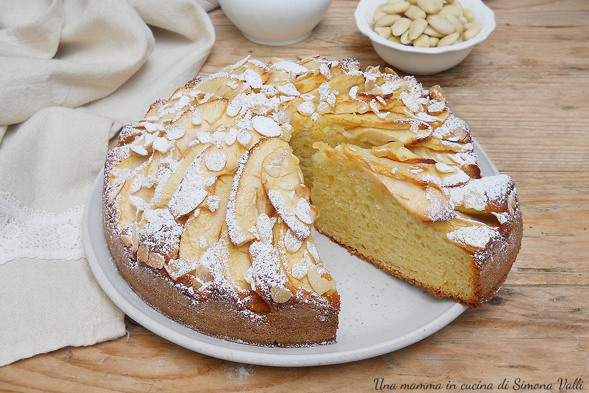 TORTA 5 MINUTI MELE RICOTTA E MANDORLE, alta e morbidissima