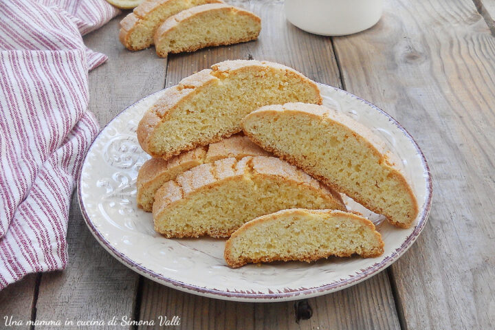 BISCOTTI PARIGINI DA INZUPPO, ricetta siciliana facile e veloce
