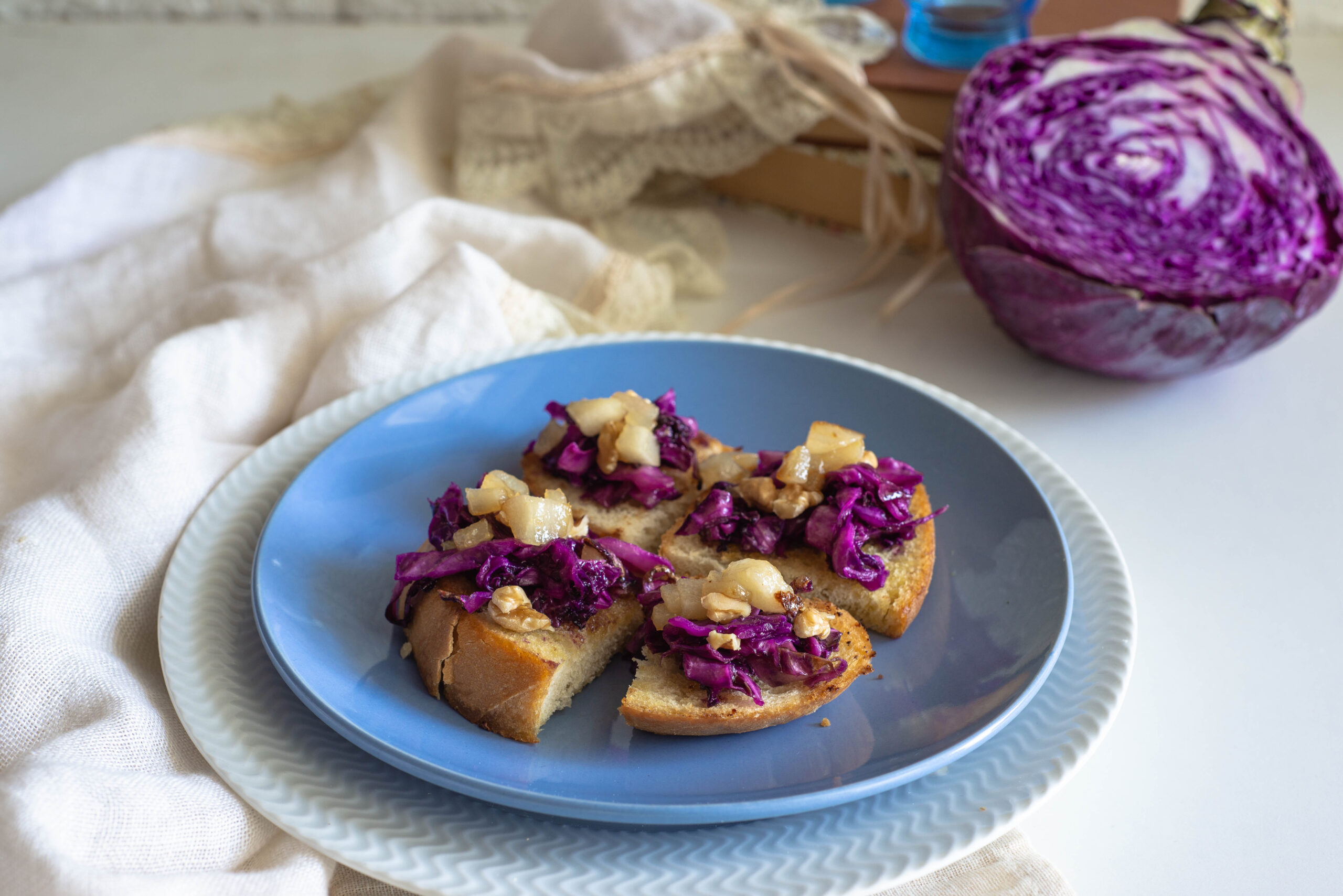 Crostini con cavolo viola caramellato - Blog Spaghetti al Sugo di ...