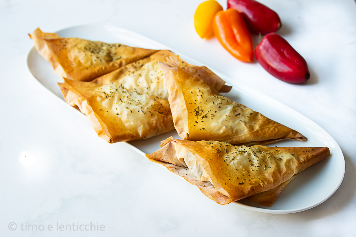 Triangoli di pasta fillo ai peperoni - Timo e lenticchie
