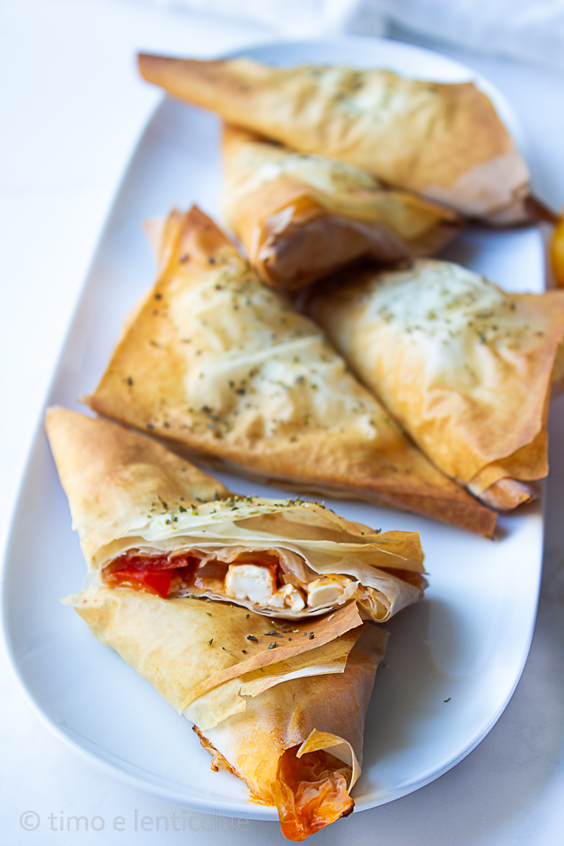 Triangoli di pasta fillo ai peperoni - Timo e lenticchie