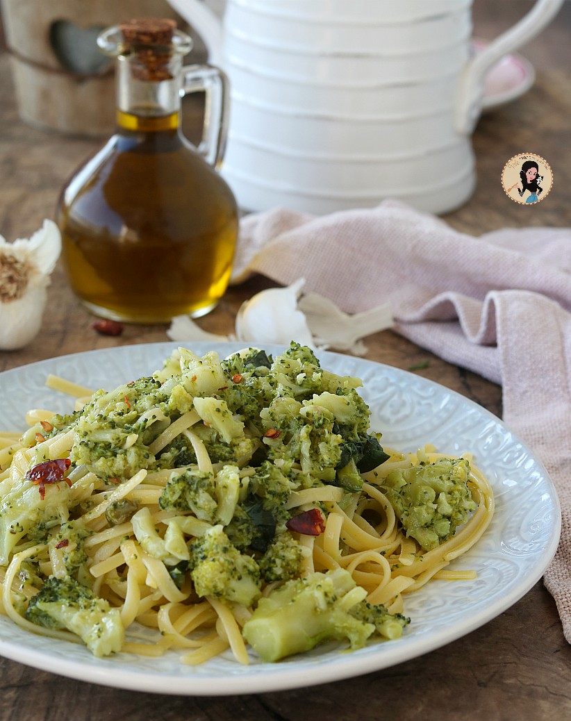 PASTA CON I BROCCOLI primo piatto facile e veloce