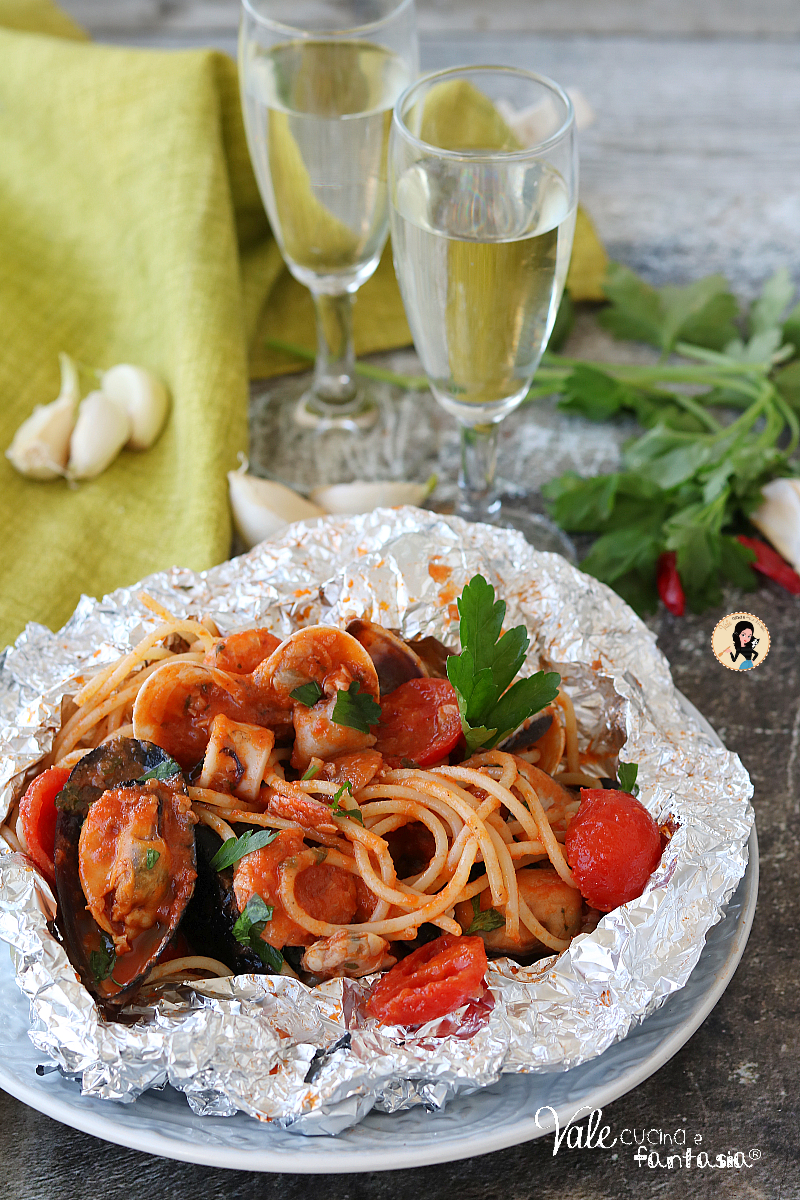 SPAGHETTI AL CARTOCCIO DI PESCE ricetta primo piatto