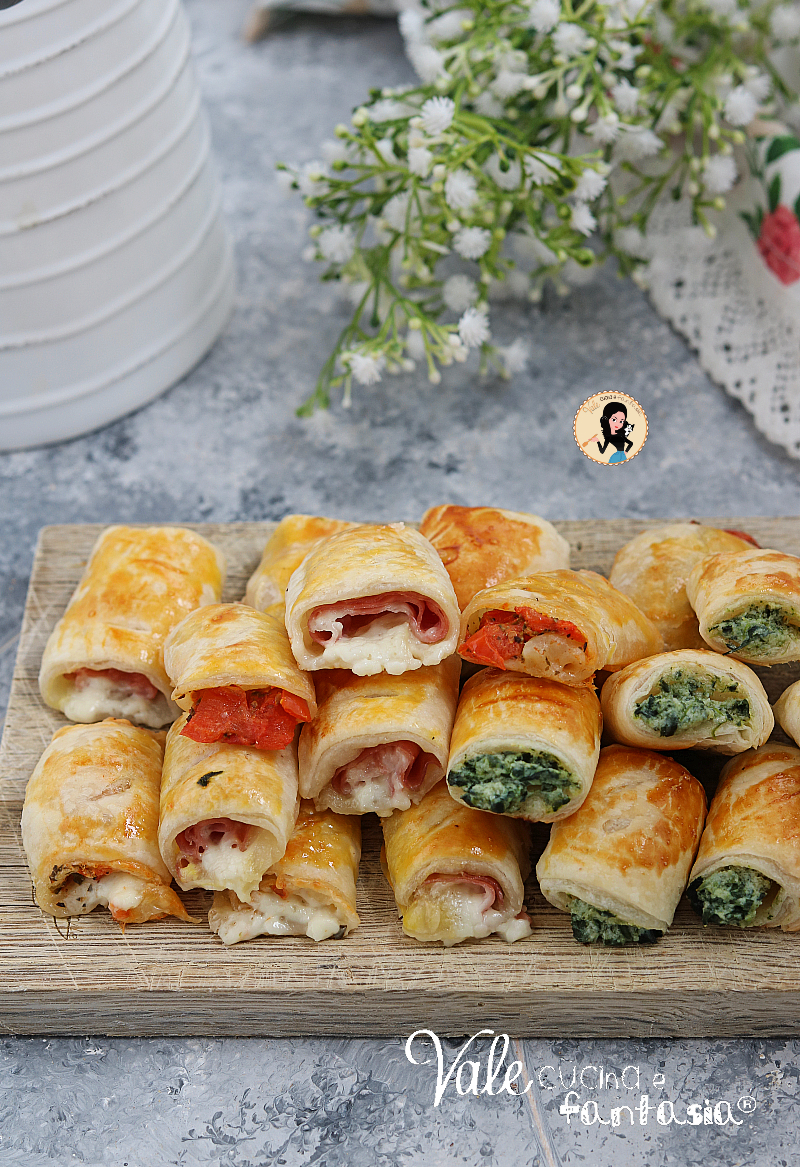 RUSTICI MISTI O SALATINI MISTI DI PASTA SFOGLIA ricetta antipasto