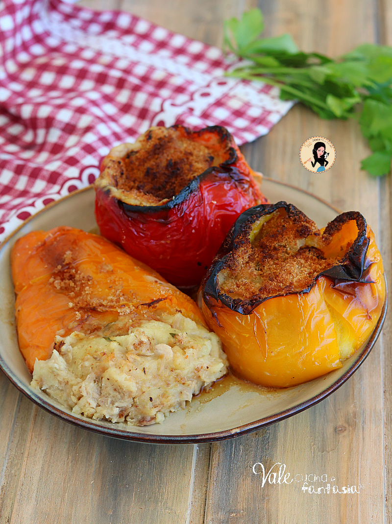 PEPERONI RIPIENI DI TONNO E PATATE ricetta verdure ripiene al forno