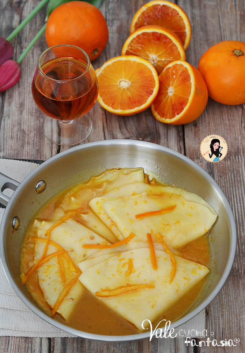 Crepe Suzette ricetta facile e veloce con salsa all'arancia