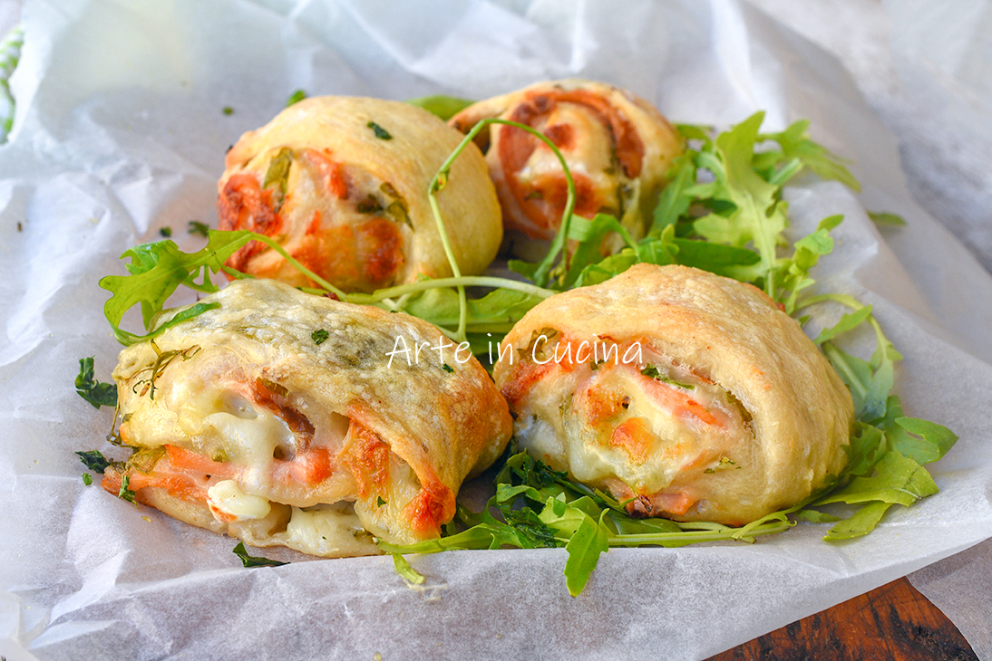 GIRELLE DI PIZZA AL SALMONE antipasto semplice