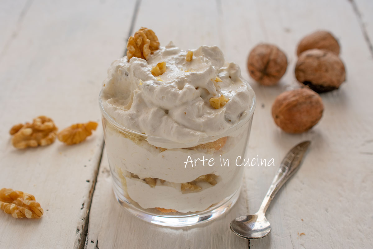 TIRAMISù ALLE NOCI dolce al cucchiaio cremoso