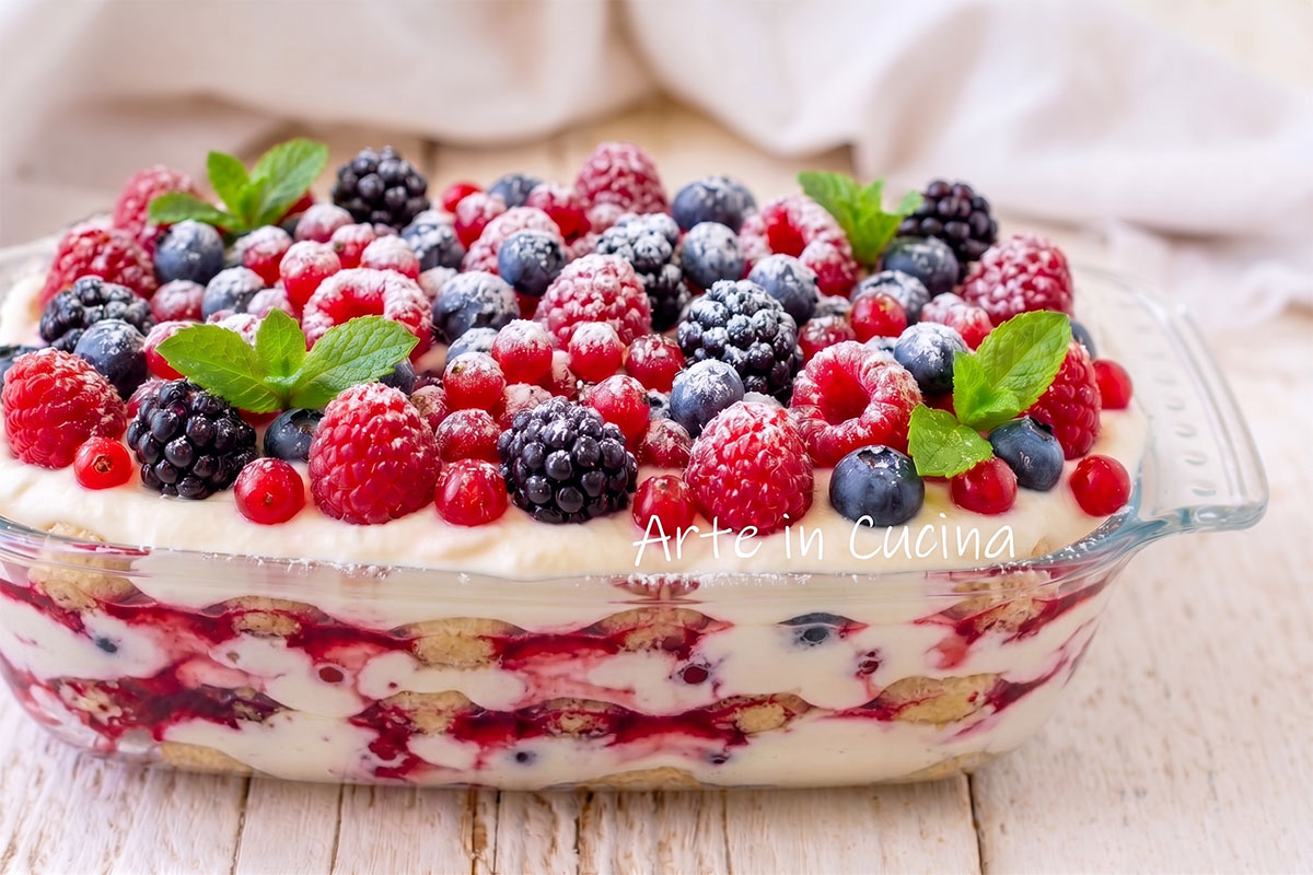 TIRAMISù ai FRUTTI di BOSCO: dolce estivo cremoso e goloso