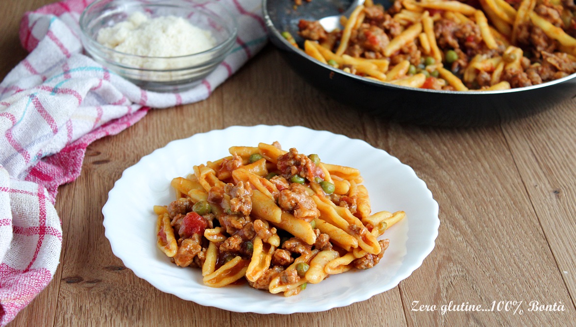 Cicatelli con salsiccia e pomodoro- Ricetta da leccarsi i baffi